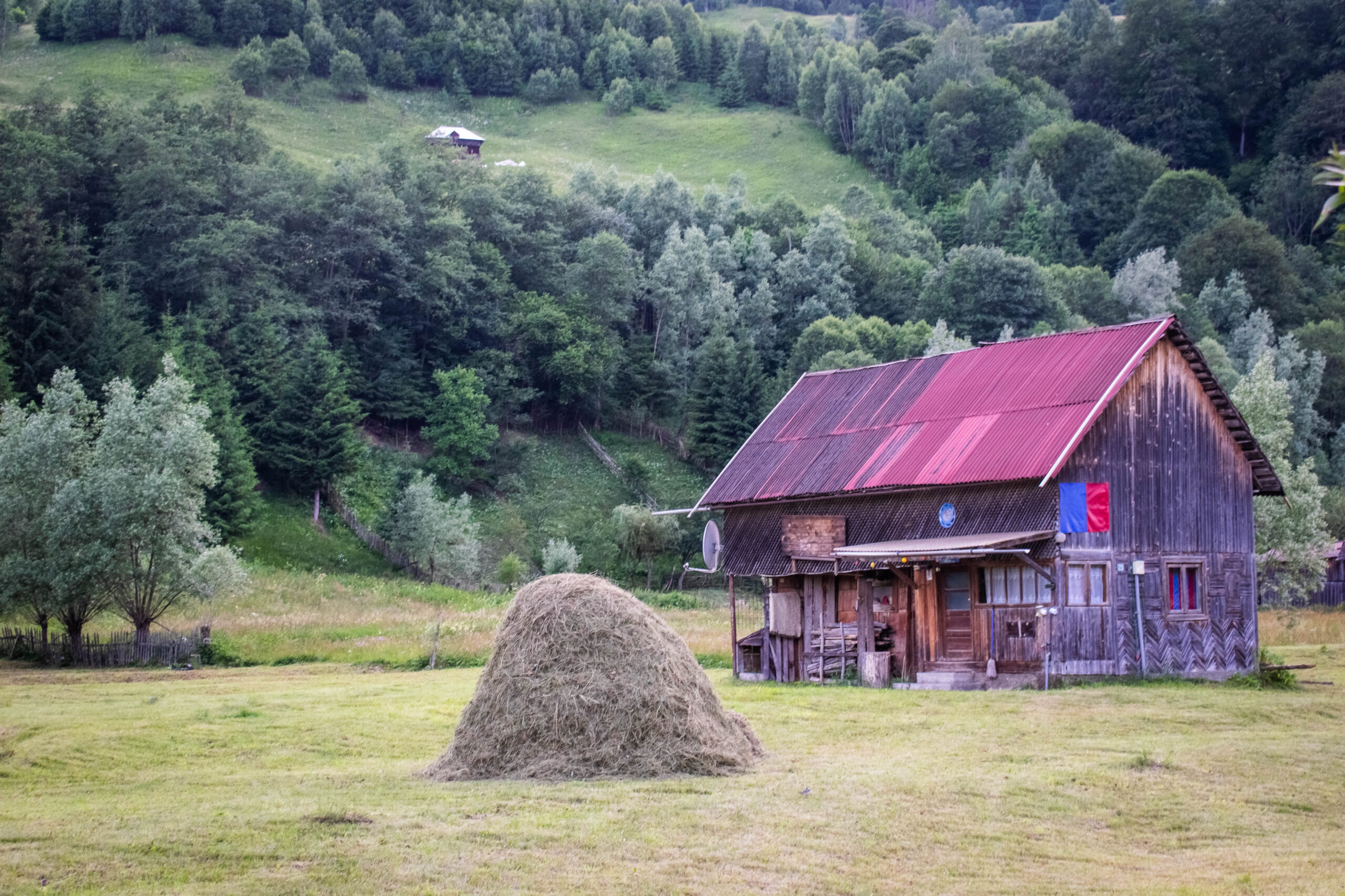 La pas prin Satic, comuna Rucar - Odaia cu povesti